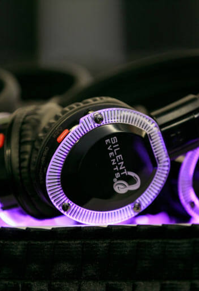 Silent Disco Rental Equipment – Silent Disco Headphone Set - Conference ...